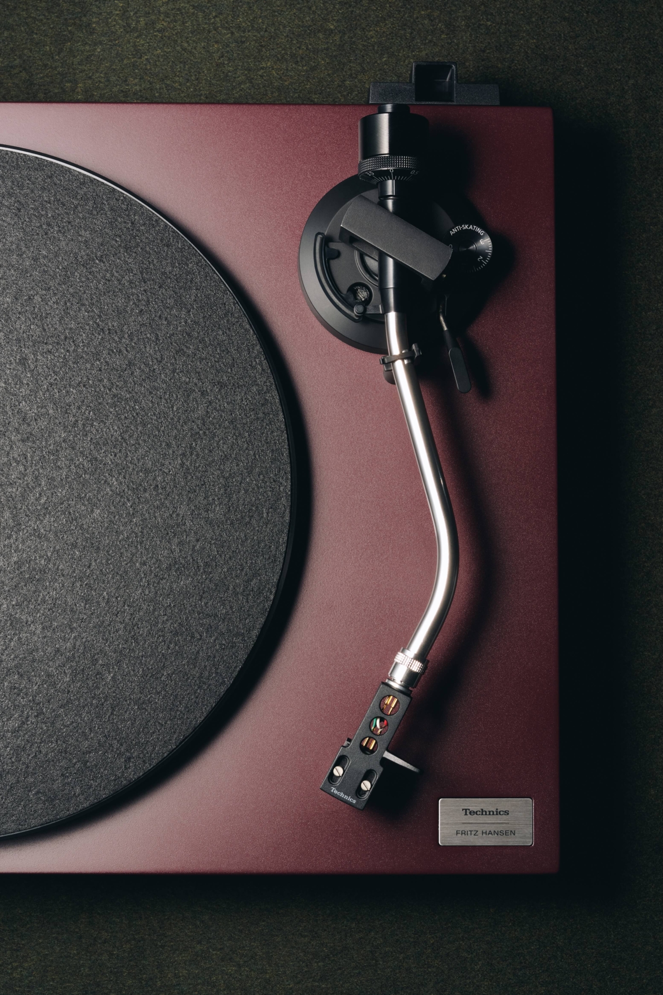 Technics SL-40CBT Fritz Hansen: 300 Exemplare, Burgunderrot